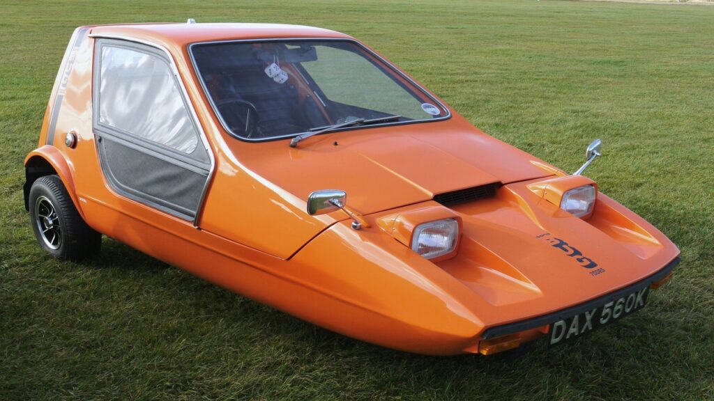 25 Iconic Fiberglass Cars that Turned Heads 60 Years Ago