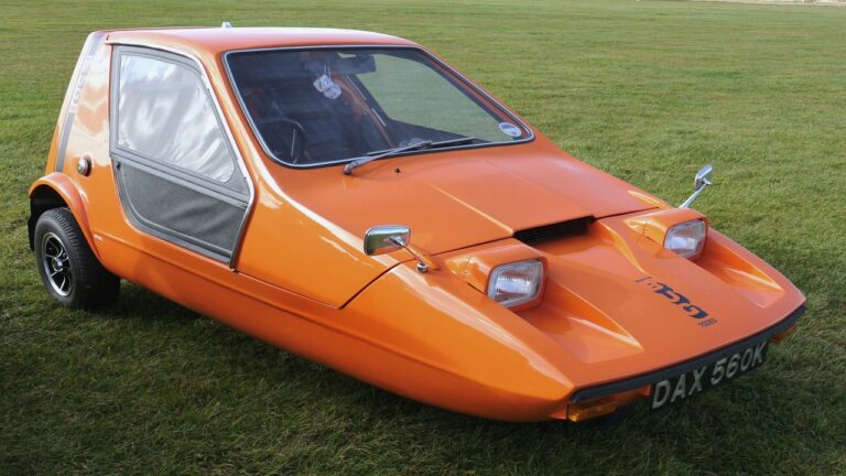 25 Iconic Fiberglass Cars that Turned Heads 60 Years Ago