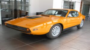 25 Iconic Fiberglass Cars that Turned Heads 60 Years Ago